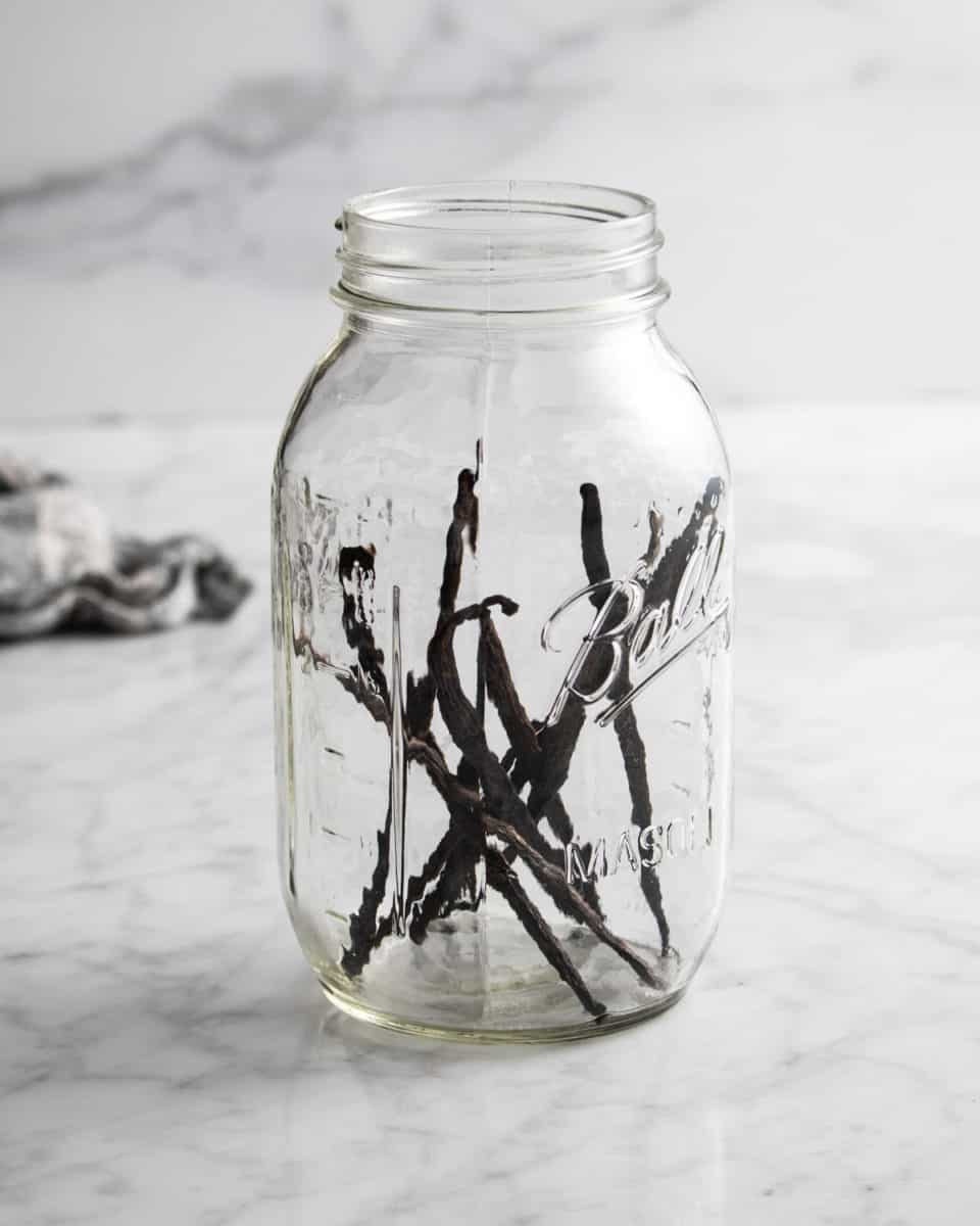 How to Make Homemade Vanilla Extract | My Baking Addiction