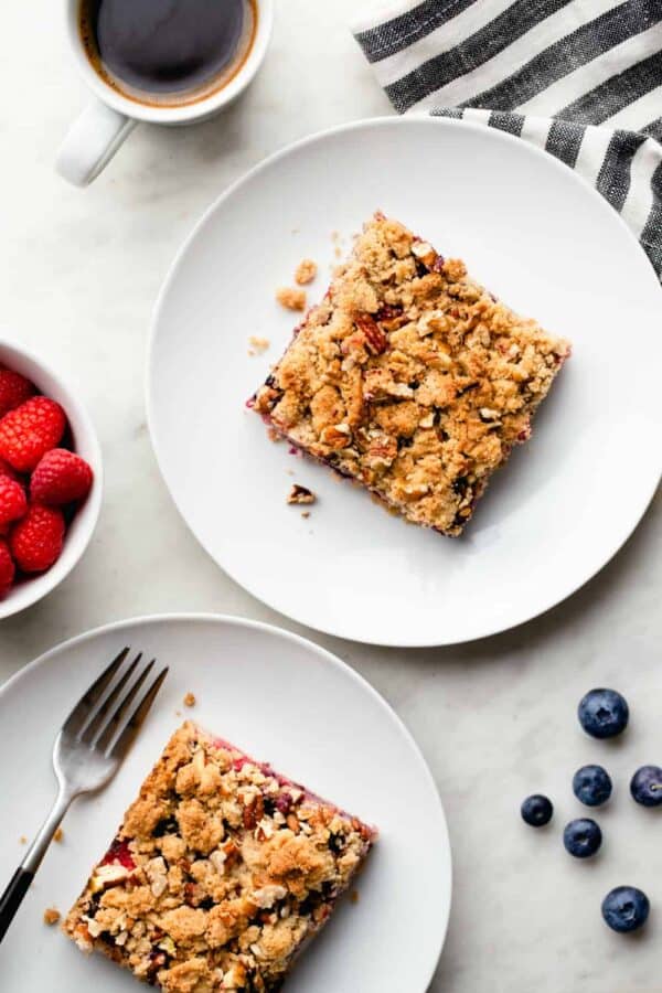 Berry Crumble Bars - My Baking Addiction