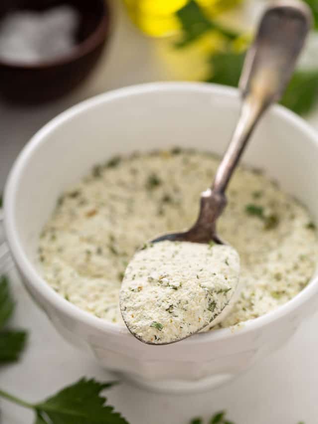 Homemade Ranch Dressing (Easy Recipe!) - My Baking Addiction