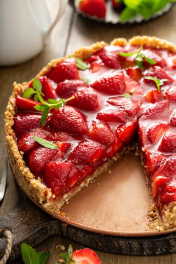 Fresh Strawberry Pie (No Jello!) - My Baking Addiction