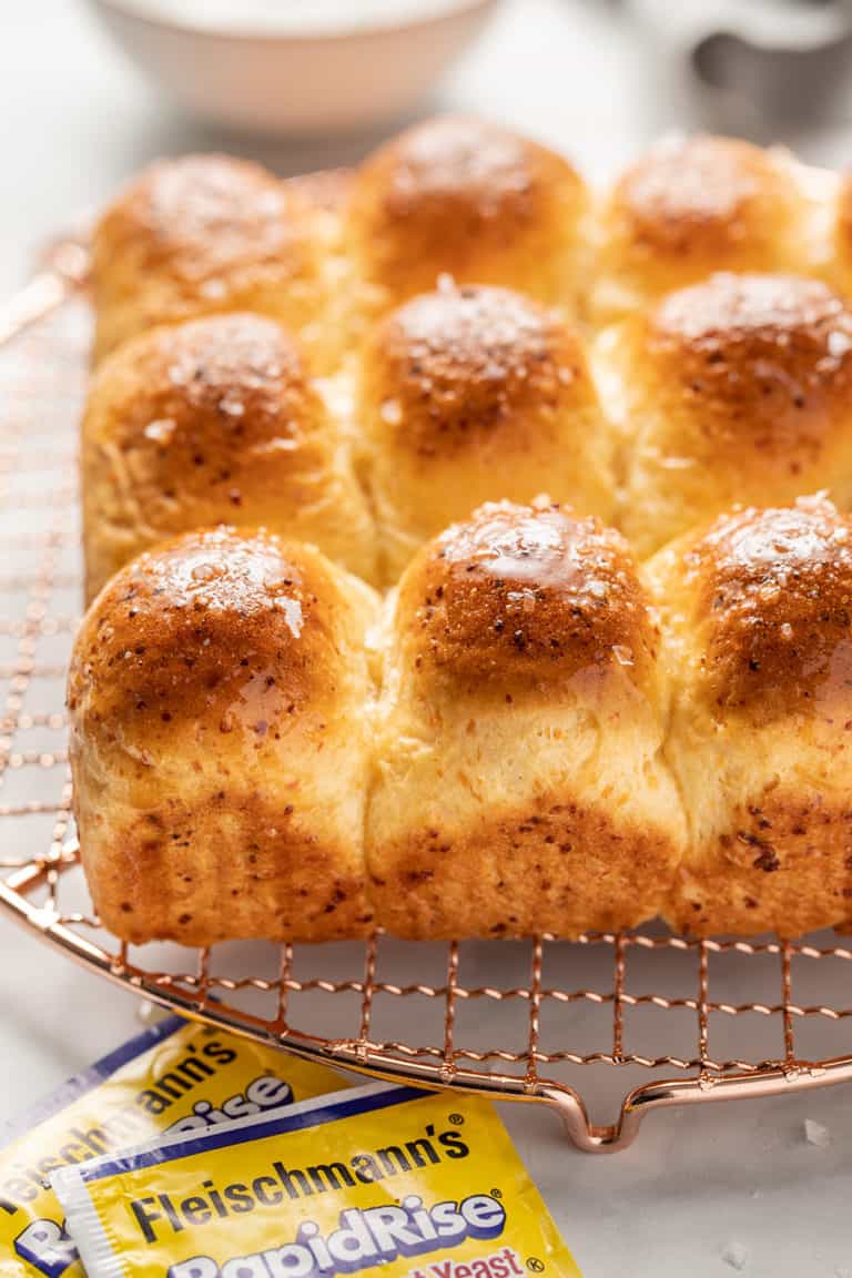 Cheddar Dinner Rolls - My Baking Addiction
