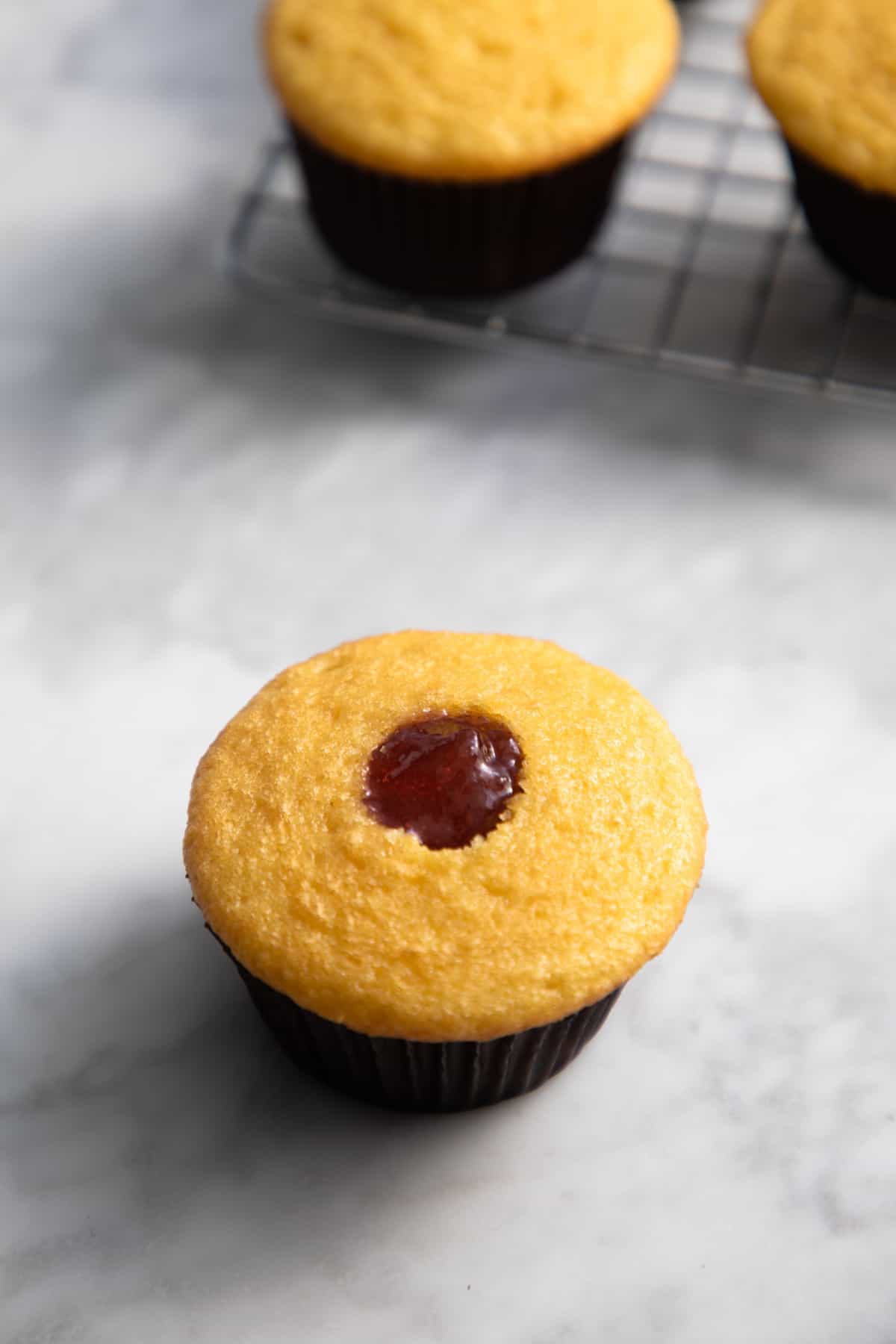 How to Fill Cupcakes [2 easy methods!] | My Baking Addiction