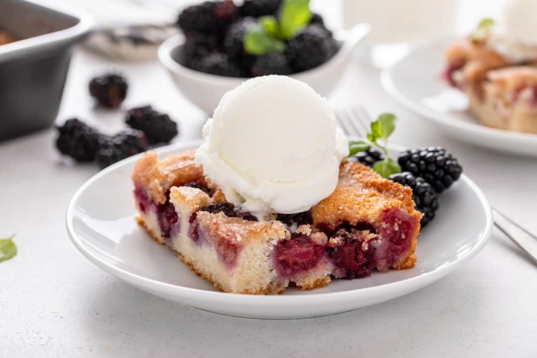 Easy Blackberry Cobbler