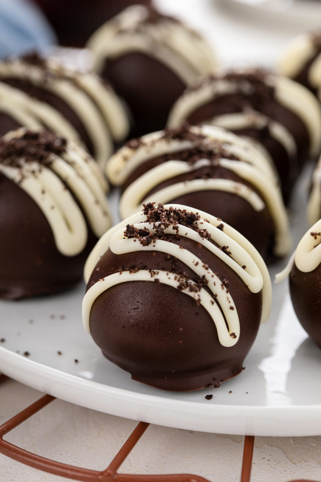 Oreo Truffles (No-bake Oreo cookie balls) - My Baking Addiction